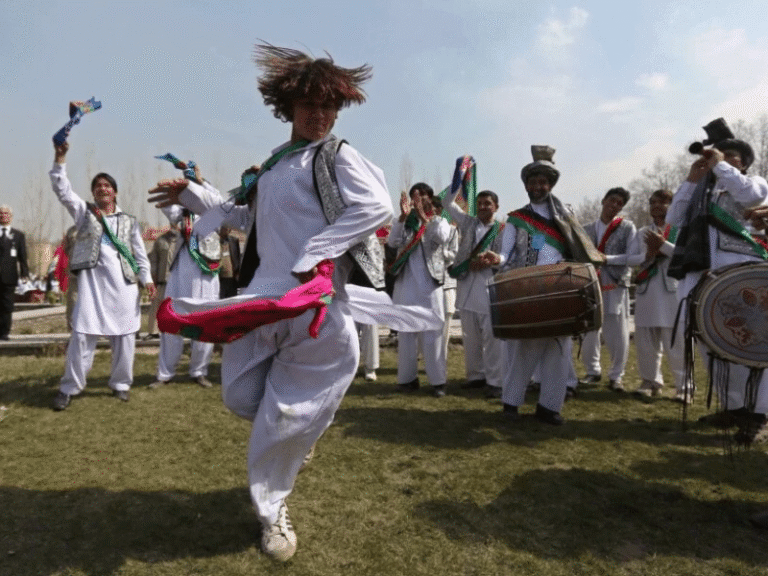 Mengenal Tari Attan: Warisan Epik Pashtun Pakistan yang Masih Bertahan ...