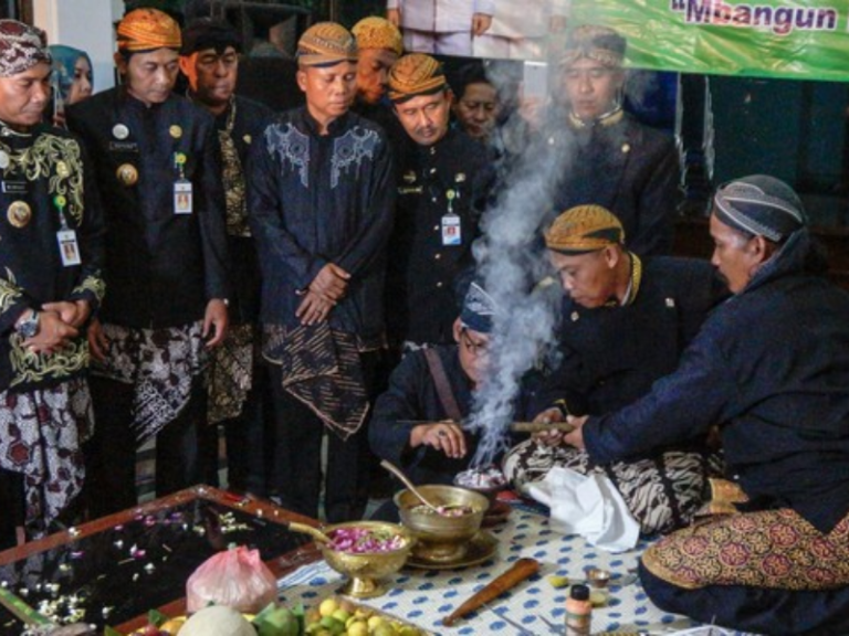 Agama Nusantara Diungkap! Kepercayaan Asli Indonesia yang Bertahan di ...